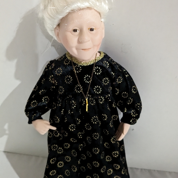 CATHAY doll collection | Toys | Porcelain Old Lady Grandma Doll And ...